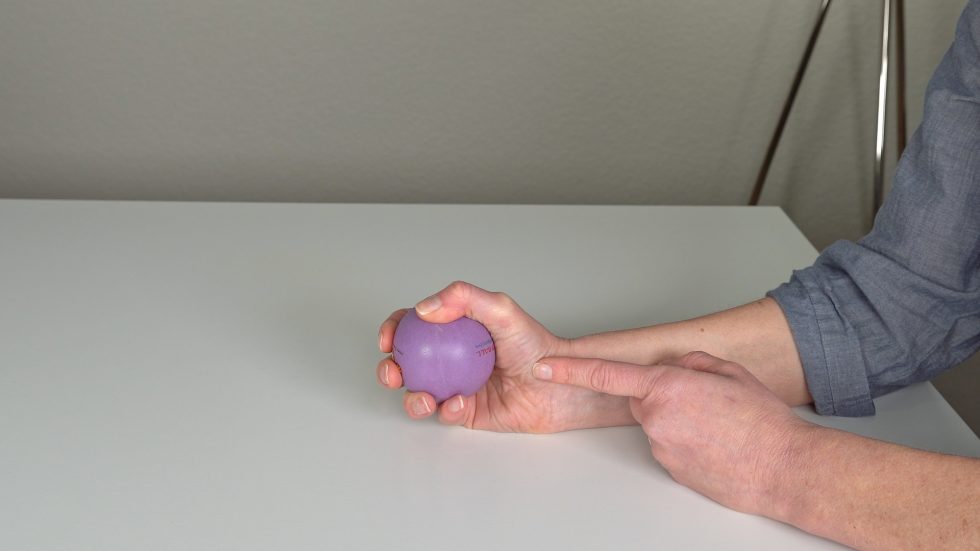 The WORST Exercise for Thumb Arthritis. Do THIS Instead. - Virtual Hand ...